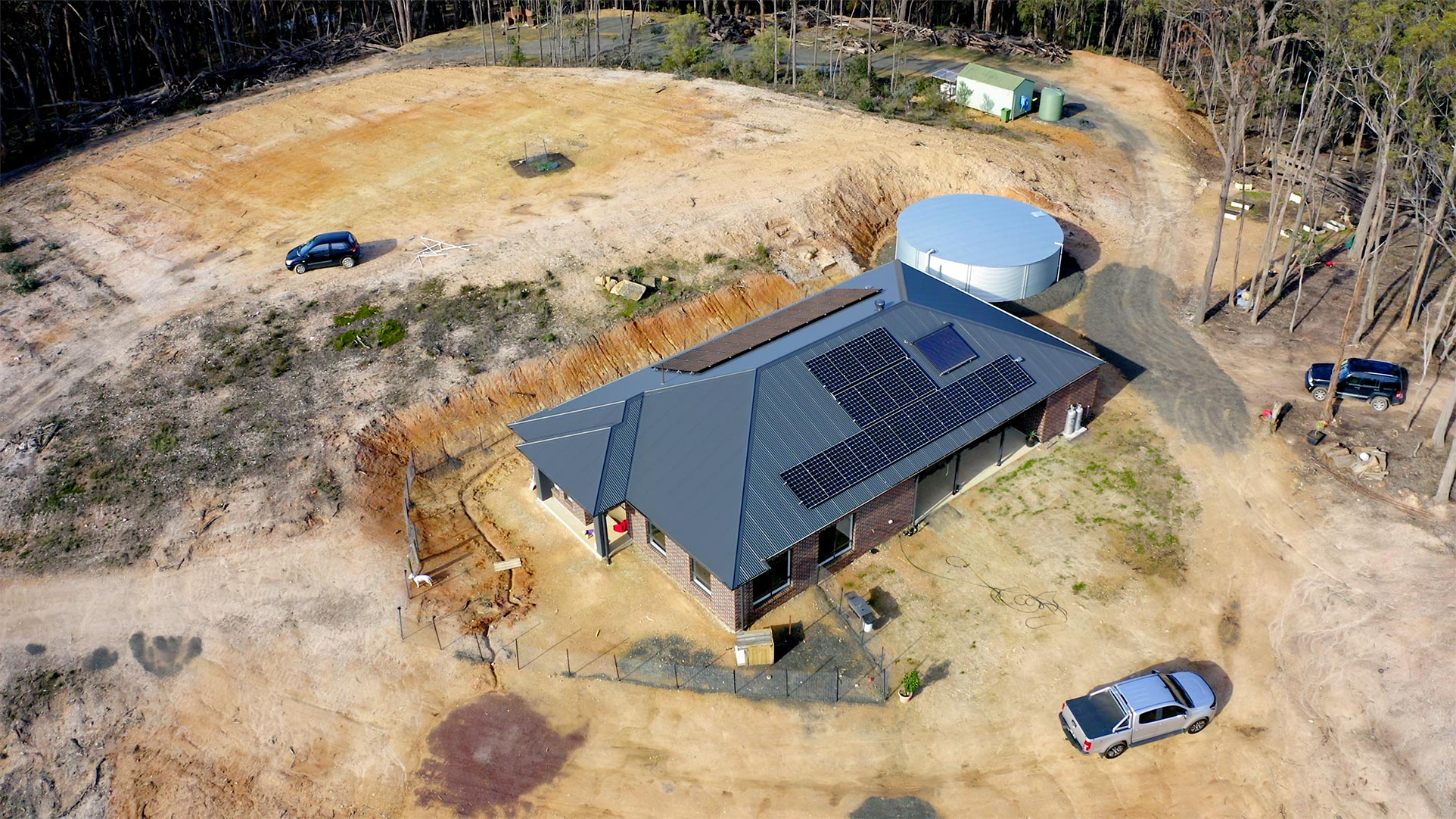 🌞 Off-Grid vs Hybrid Solar Systems: Choosing Your Path to Energy ...